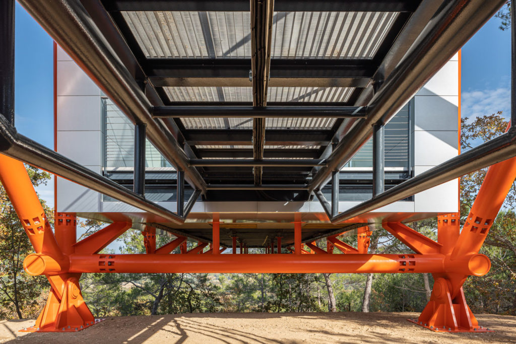 Richard Rogers’ final building is a dramatic cantilevered gallery - The ...