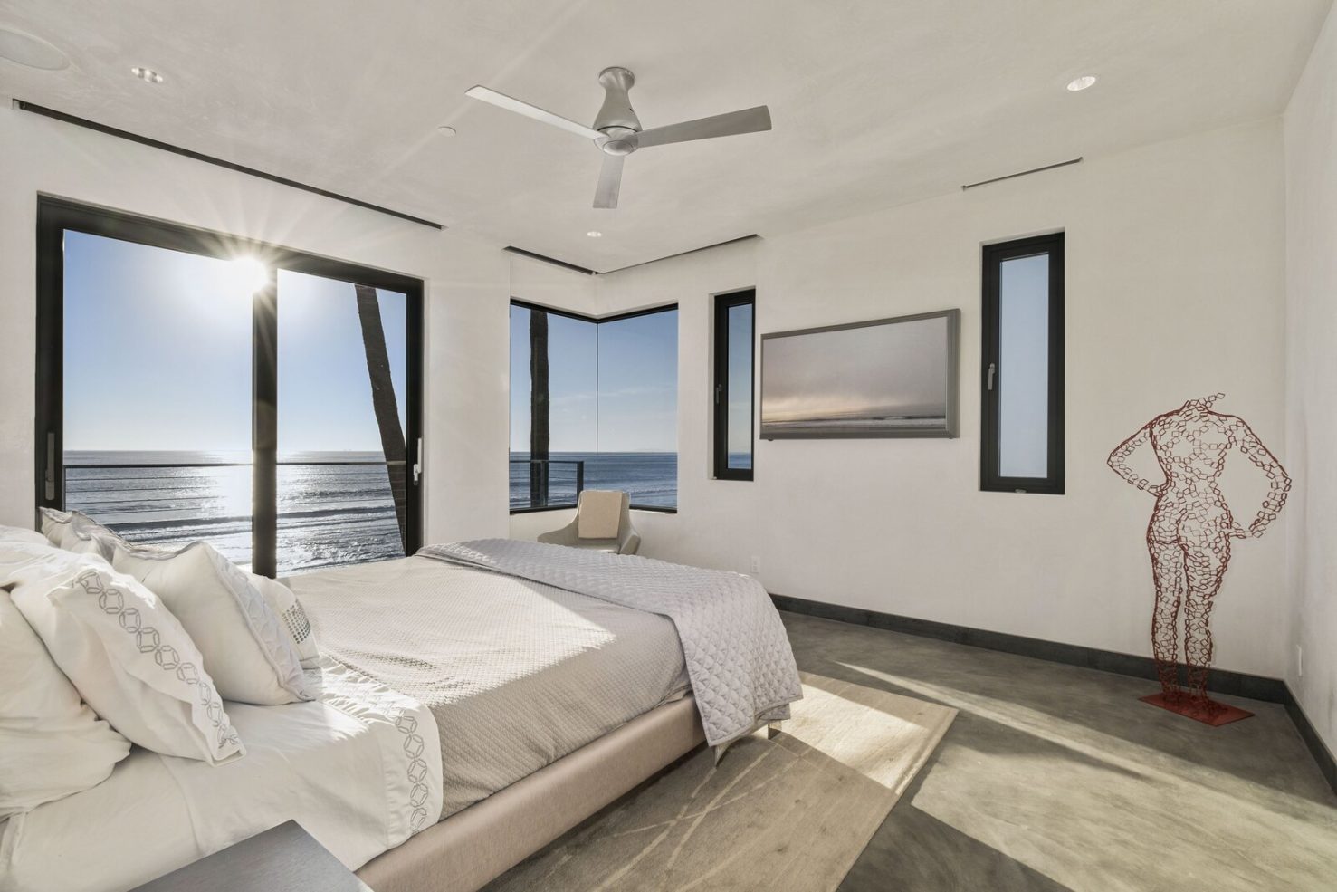 Bryan Cranston lists his oceanfront Californian home - The Spaces