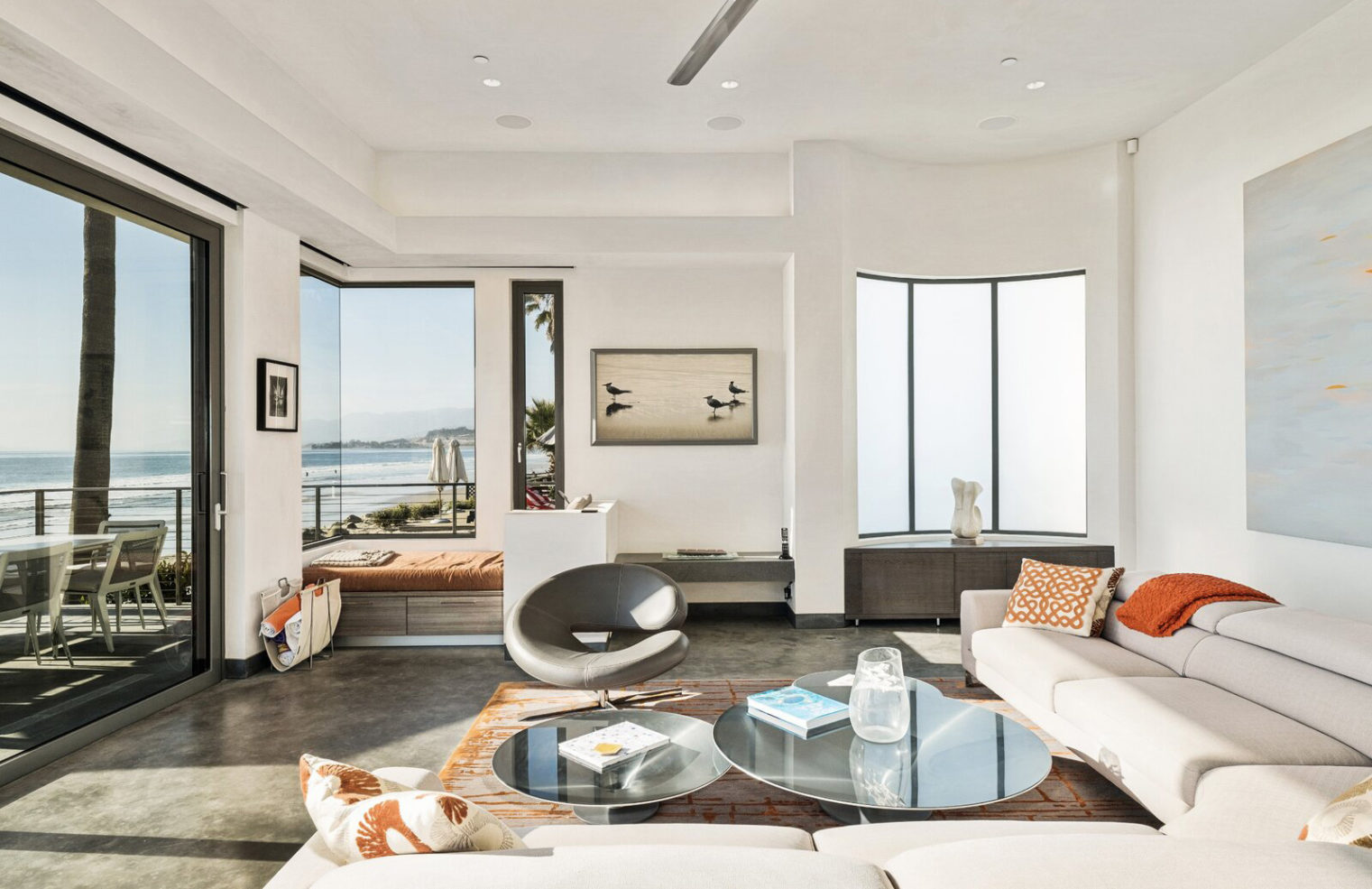 Bryan Cranston lists his oceanfront Californian home - The Spaces