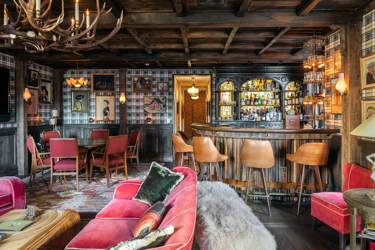 Jimmy Fallon lists his enormous and extremely quirky New York apartment ...