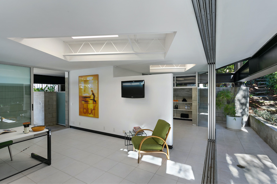 Pierre Koenig’s twisting Schwartz House lists for the first time - The ...