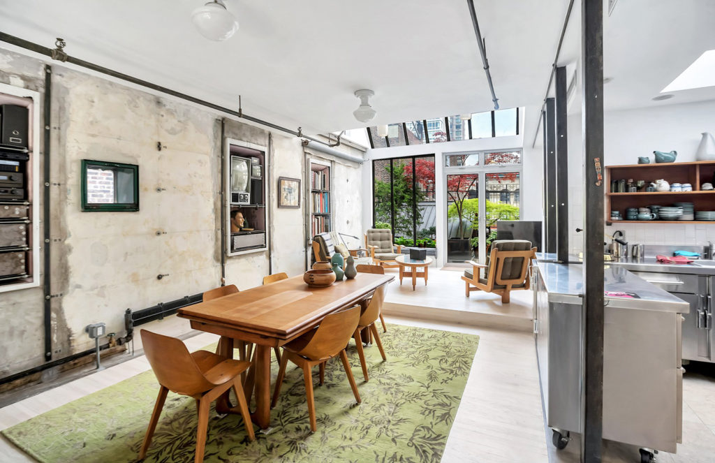 A hybrid shipping container home asks for $995k in New York’s Midtown ...