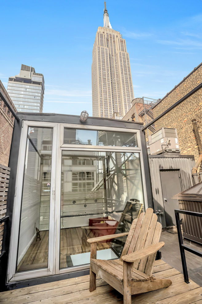 A hybrid shipping container home asks for $995k in New York’s Midtown ...