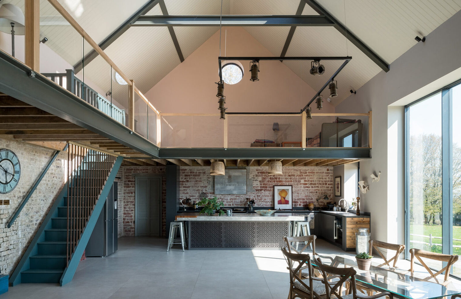 The Glass Barn frames views of the east Sussex landscape - The Spaces