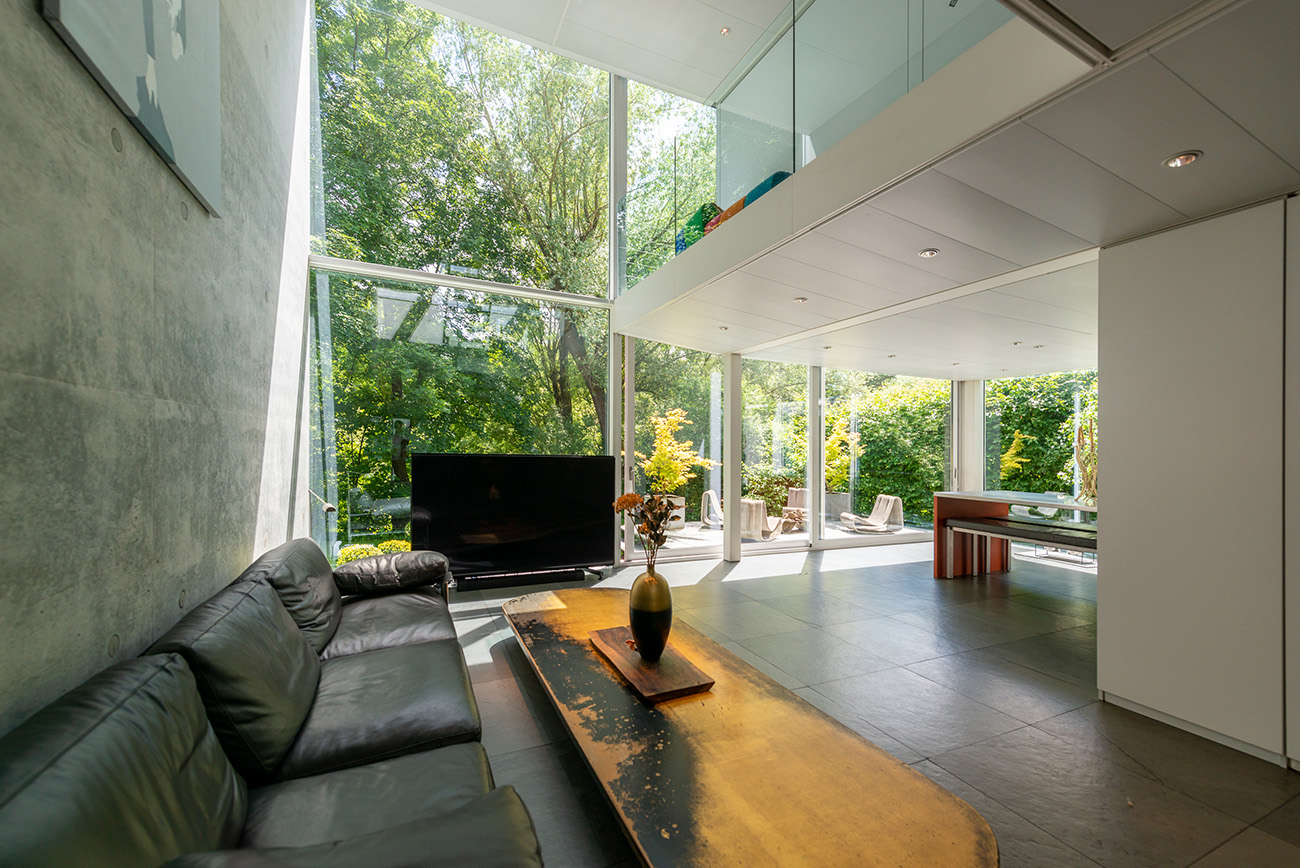 Zen Stuttgart 'lightbox' home asks for €3.5m - The Spaces