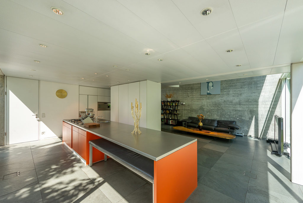 Zen Stuttgart 'lightbox' home asks for €3.5m - The Spaces