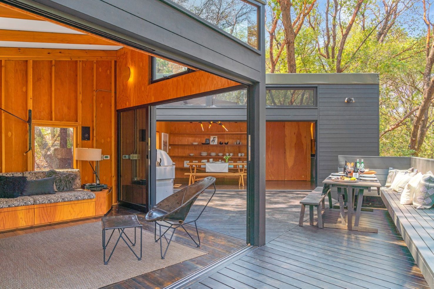This northern California home unfurls across the forest floor as a ...
