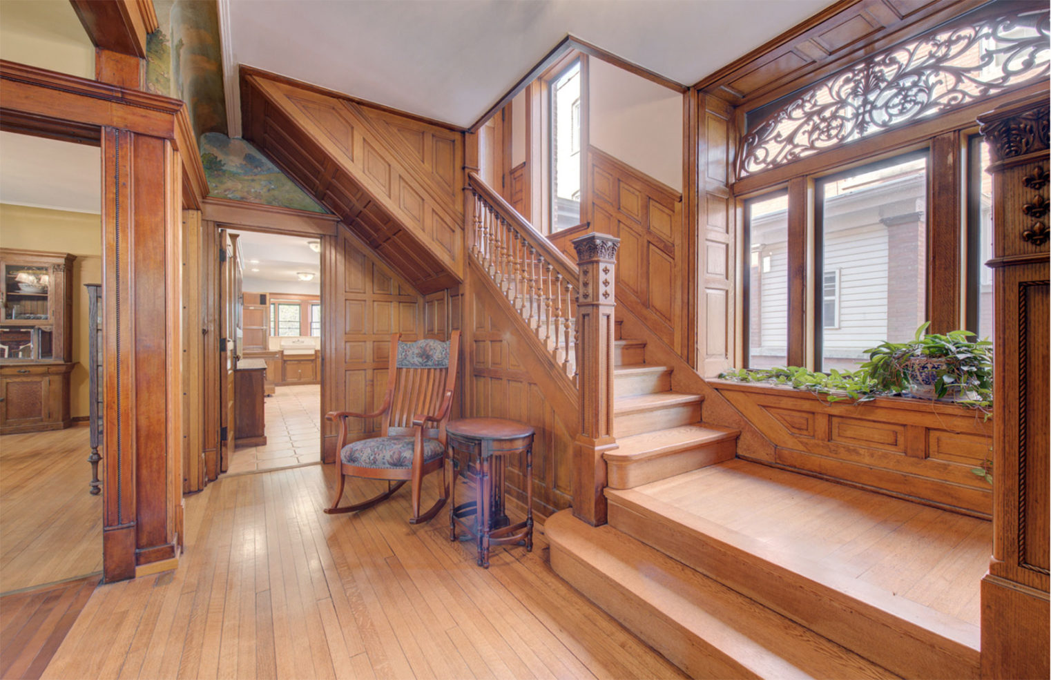 An industrialist’s charming Queen Anne lists for $1.1m in Chicago - The ...