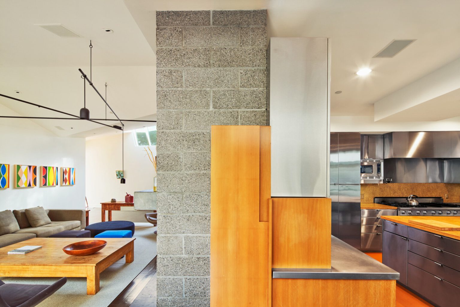 Frank Israel-designed Malibu beach house asks for £6.9m