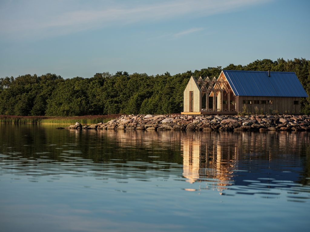 Cabin Anna is a shapeshifting Dutch retreat that slides into new ...