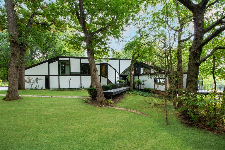 Harry Weese-designed woodland home outside Chicago asks for $899k - The ...