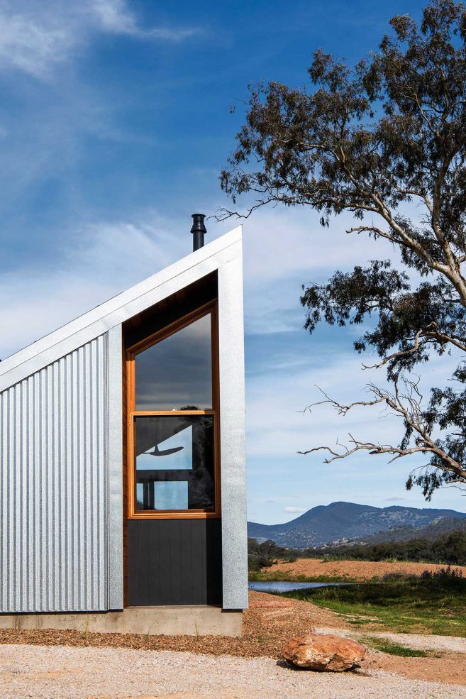 Gawthorne’s Hut is a rustic eco-hut that riffs on the landscape - The ...