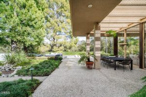 California compound by 'Architect to the Stars’ Hal Levitt lists for $6 ...