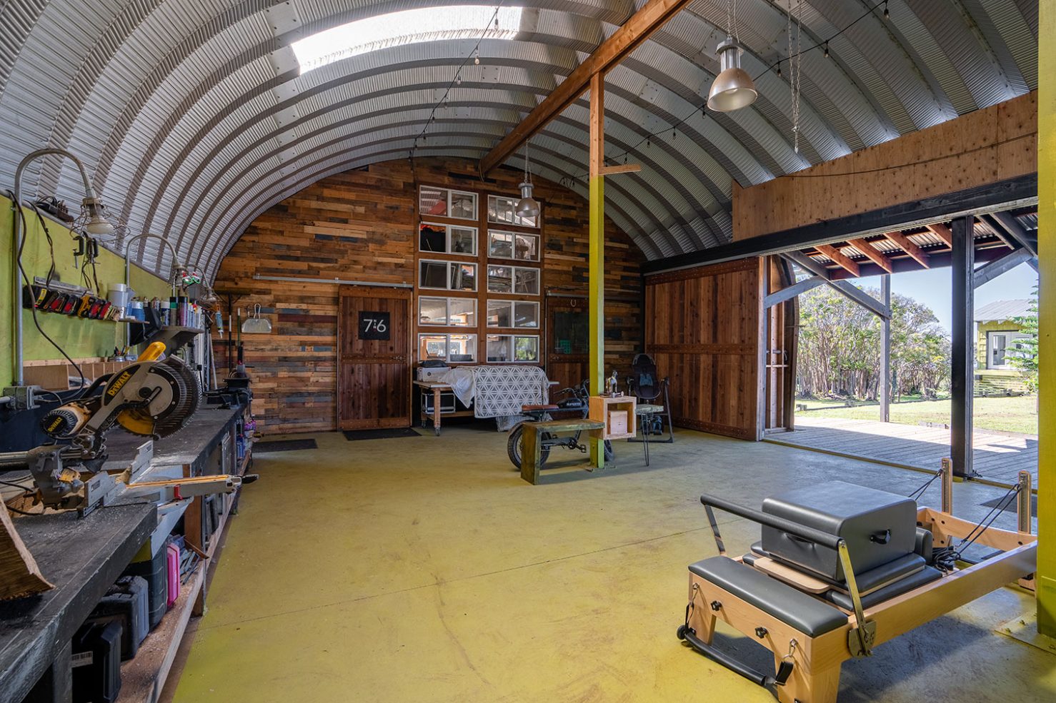 Off-grid Hawaiian art farm lists for $4m - The Spaces