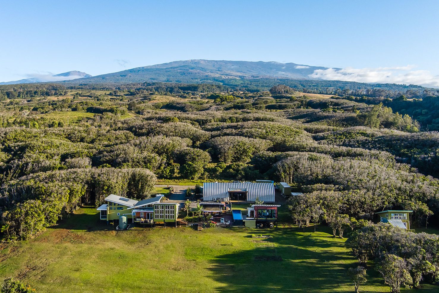 Off-grid Hawaiian art farm lists for $4m - The Spaces