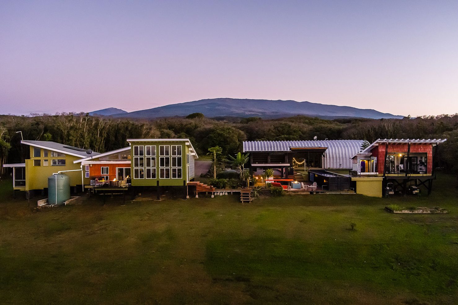 Off-grid Hawaiian art farm lists for $4m - The Spaces