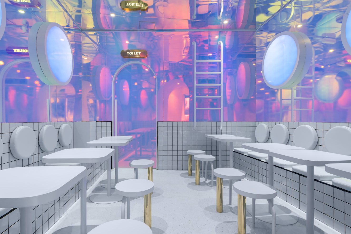 Milan’s burger bar pioneers the ‘swimming pool aesthetic’ - The Spaces
