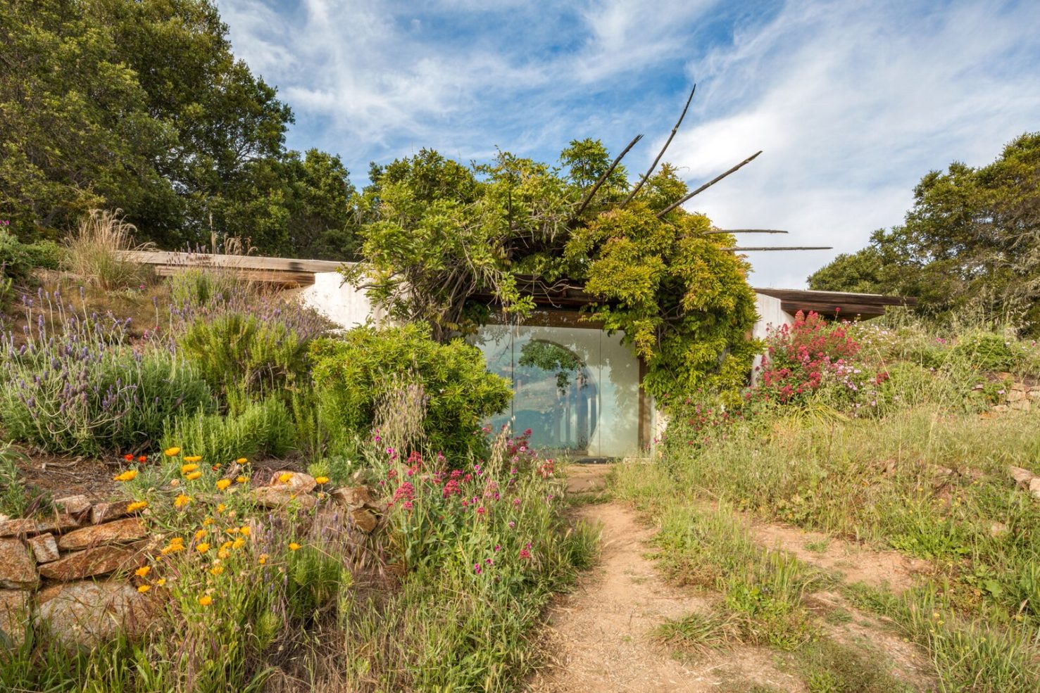 Architect Mickey Muennig’s eccentric Big Sur home is for sale - The Spaces
