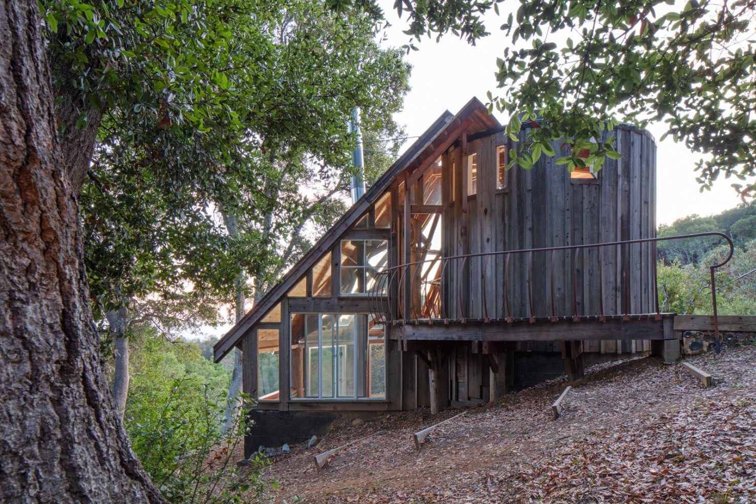 Architect Mickey Muennig’s eccentric Big Sur home is for sale - The Spaces