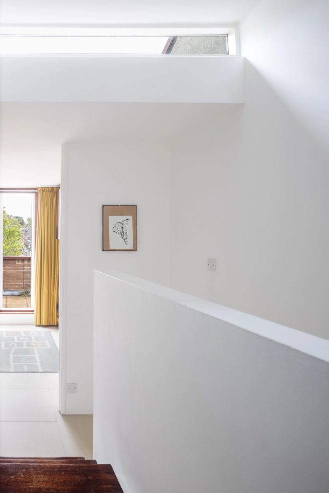 This London apartment offers a bite of 1960s British Modernism - The Spaces