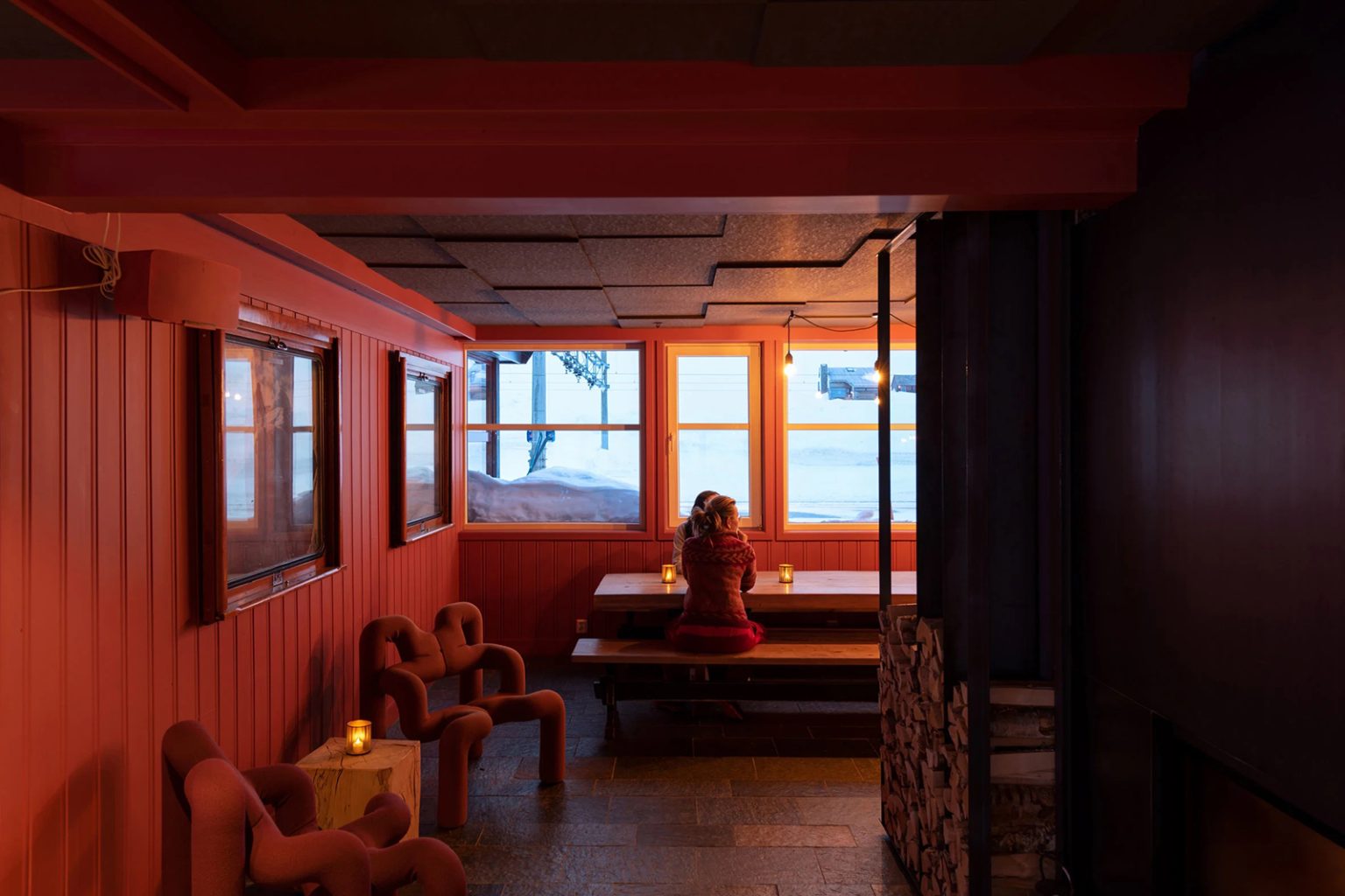 Snøhetta embraces blue and orange for its overhaul of Hotel Finse 1222 ...