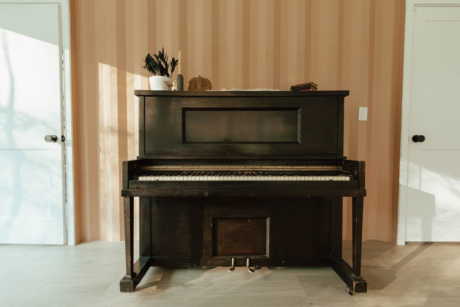 This Ohio cabin takes shipping container architecture to the max - The ...