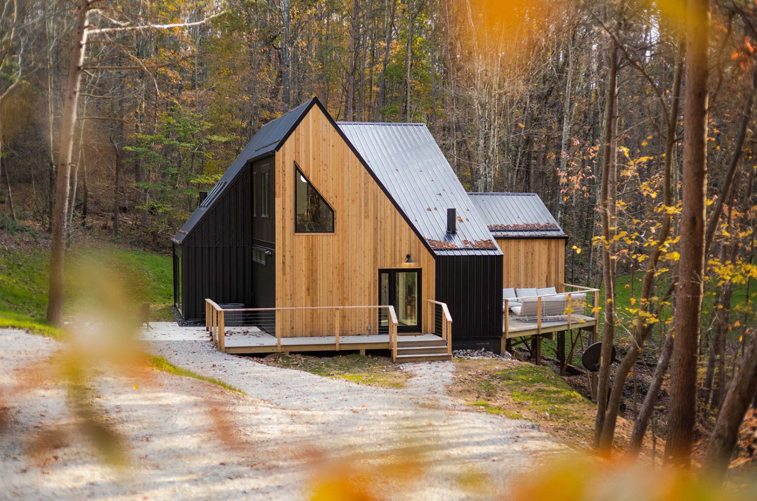 This Ohio cabin takes shipping container architecture to the max - The ...