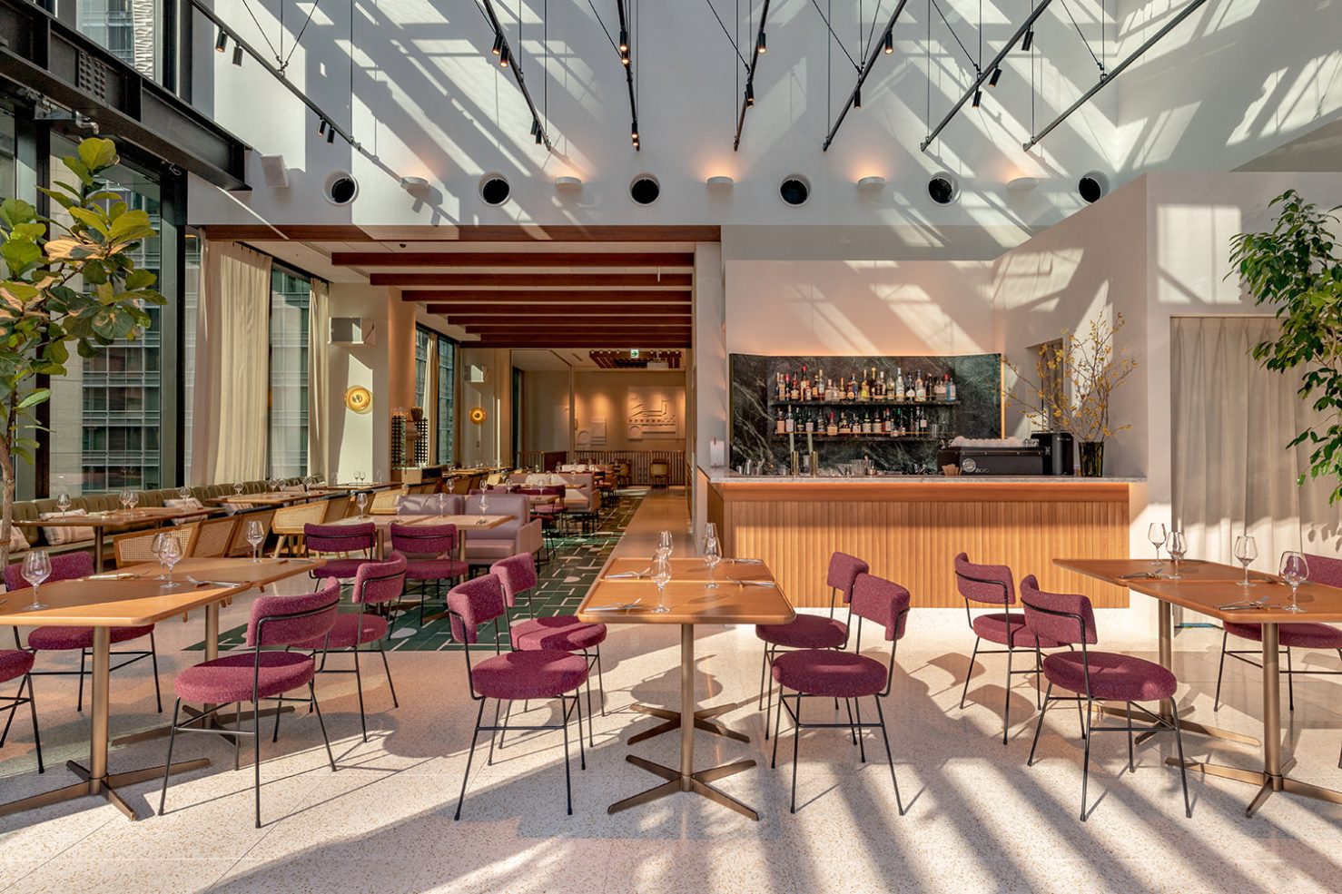 Luchetti Krelle brings breezy Brazilian modernism to this rooftop Tokyo ...