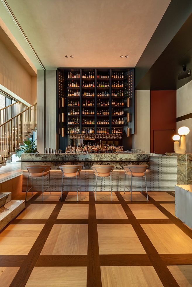 Luchetti Krelle brings breezy Brazilian modernism to this rooftop Tokyo ...