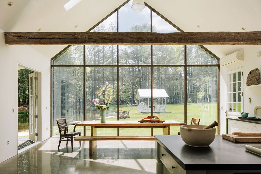 Floating New York farmhouse asks for $2.875m - The Spaces