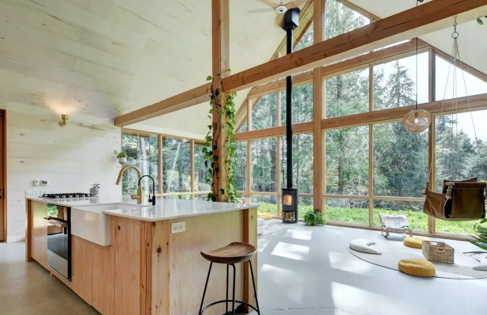 Floating home Light Vessel 93 is for sale in east London - The Spaces