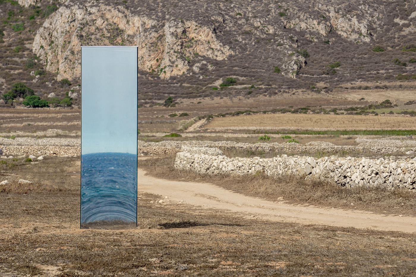 Edoardo Dionea Cicconi conjures the Northern Lights on Favignana island