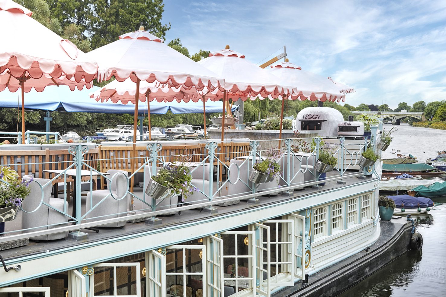 A neglected barge finds its second-life as a floating London restaurant ...