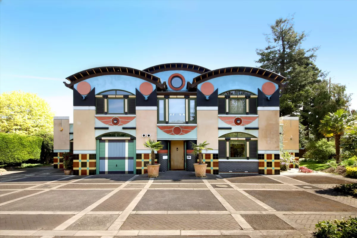 John Outram’s postmodern masterpiece Sphinx Hill is for sale - The Spaces