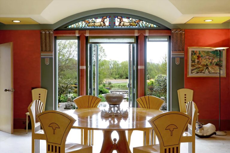 John Outram’s postmodern masterpiece Sphinx Hill is for sale - The Spaces