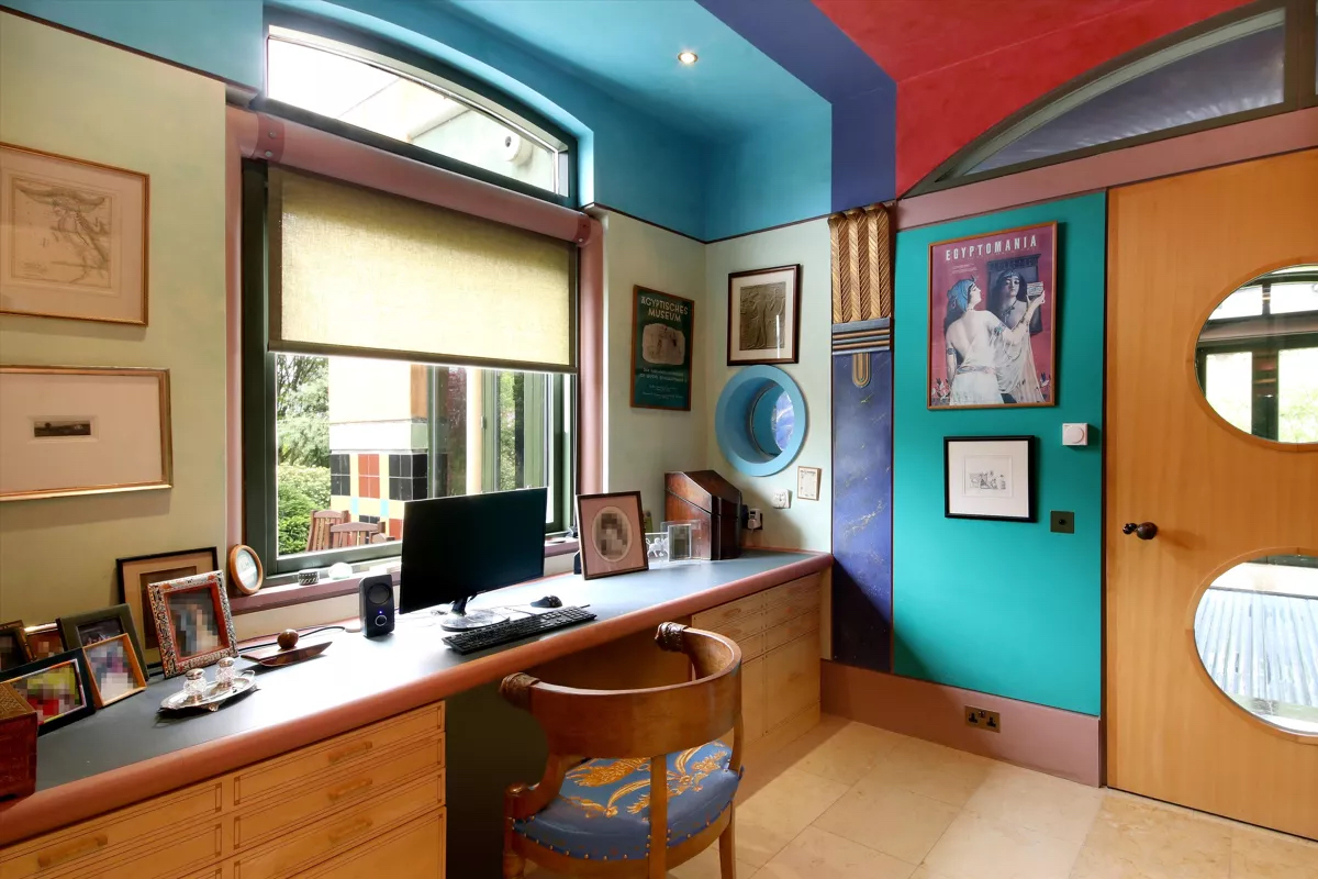 John Outram’s postmodern masterpiece Sphinx Hill is for sale - The Spaces