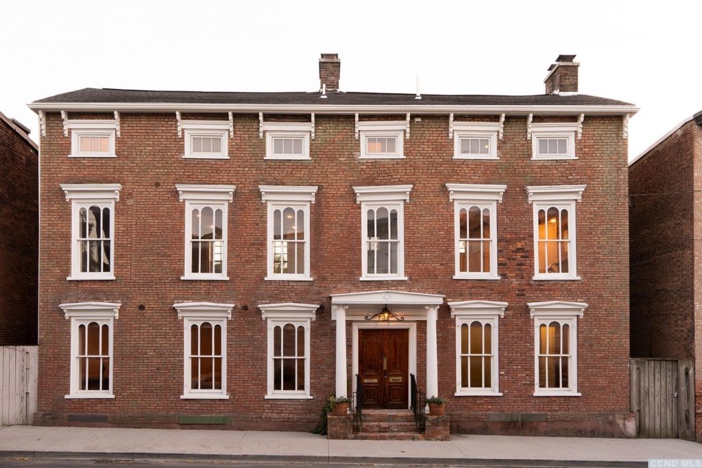 Less is more at this restored historic Hudson home - The Spaces