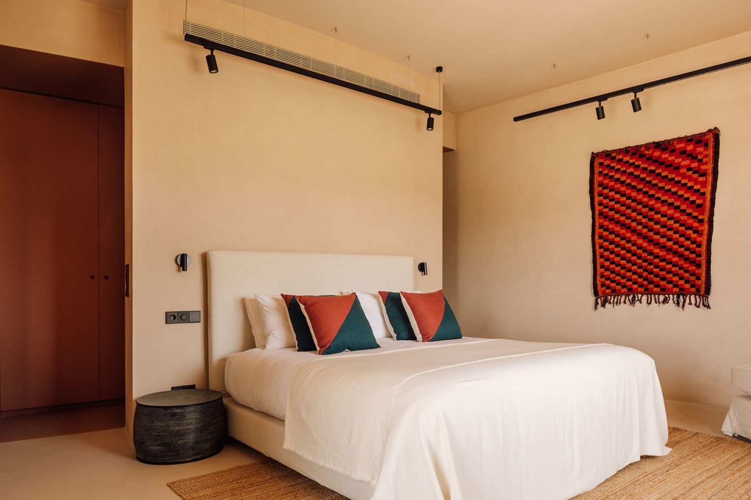 Circular Greek island home celebrates the landscape with its striking ...