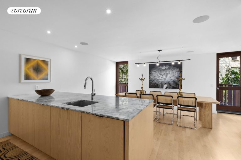 Rare Brooklyn Heights townhouse by Mary and Joseph Merz hits the market ...