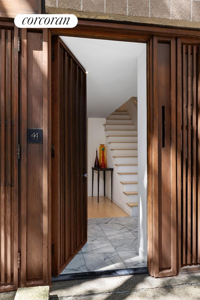 Rare Brooklyn Heights townhouse by Mary and Joseph Merz hits the market ...