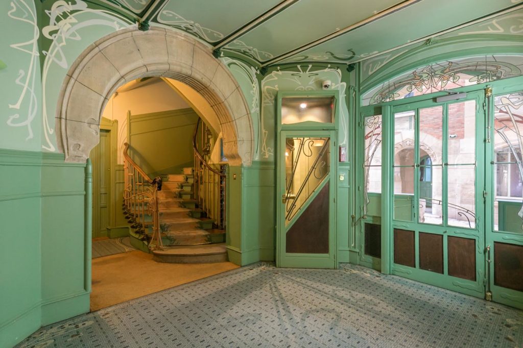 Buy a piece of an 1898 Parisian masterpiece for €840,000