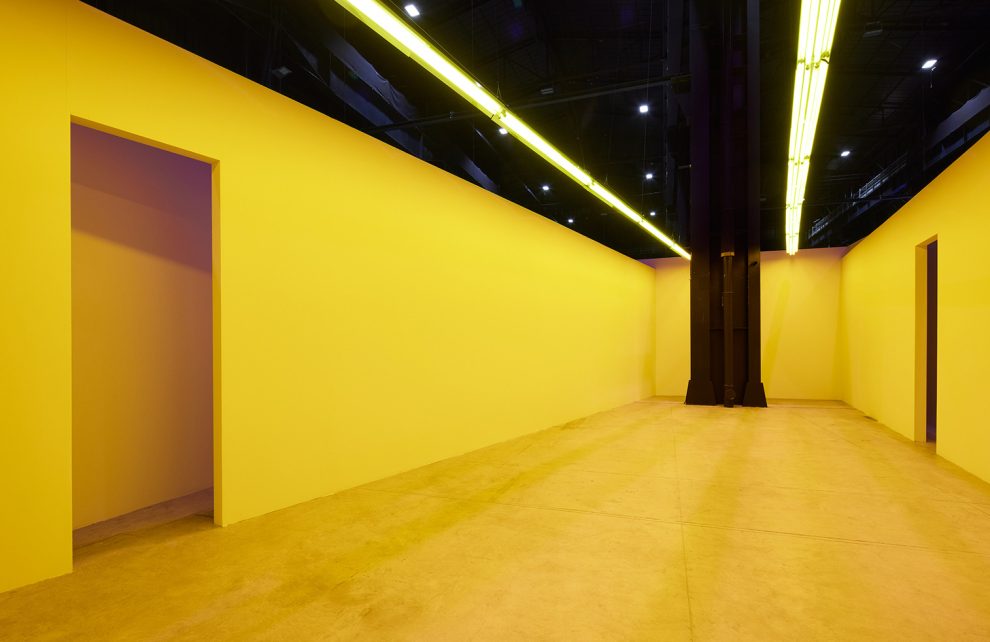 Neon rooms that pop on Pinterest - The Spaces