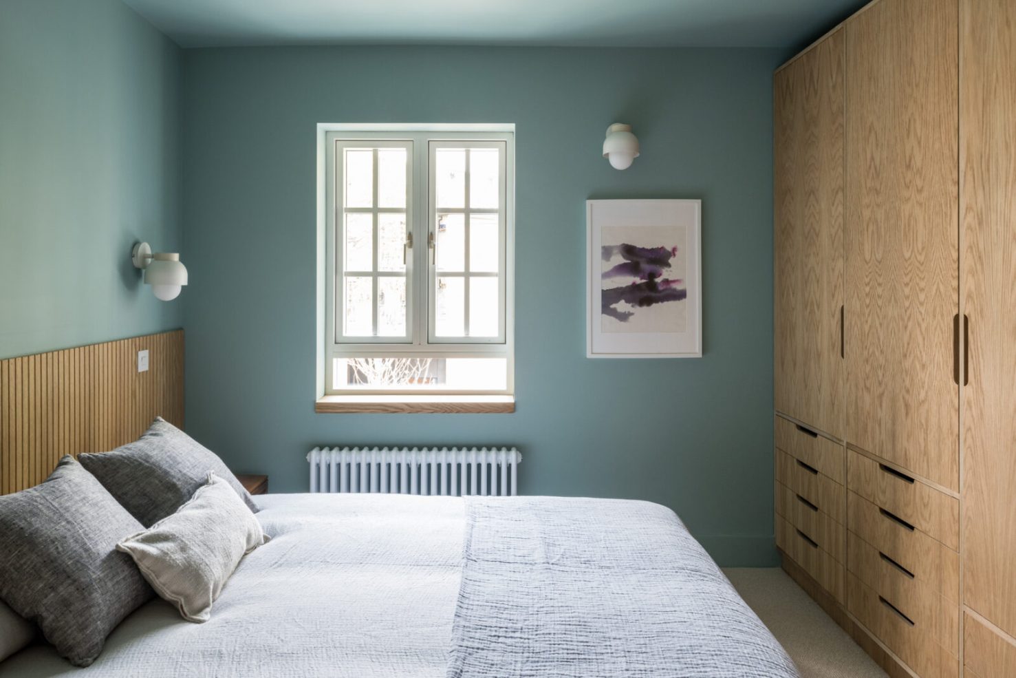 A restored London Coach House with soothing, tranquil interiors asks ...