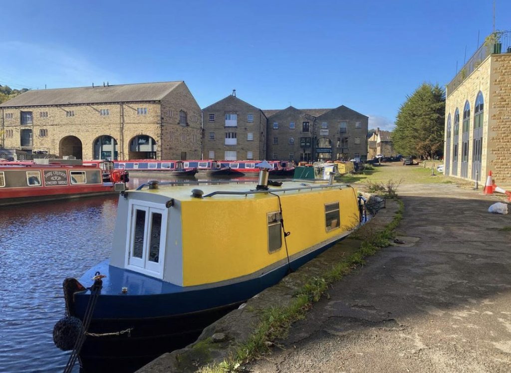 Rubber Ducky Records is a floating record store on a canal boat - The ...