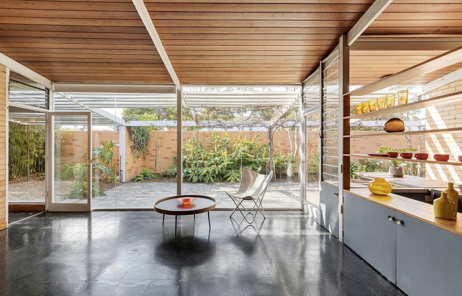 Robin Boyd’s Bridgford House is for rent in Melbourne - The Spaces