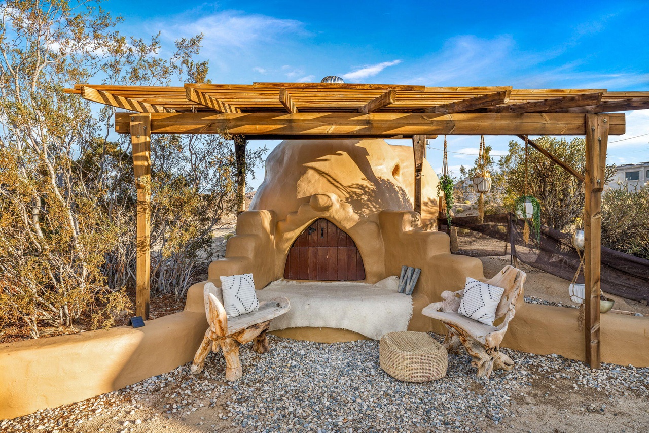 A Star Wars-esque dome home has hit the market in California - The Spaces