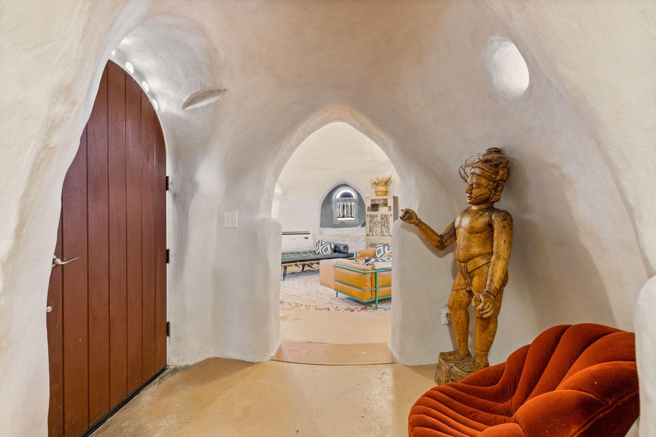 A Star Wars-esque dome home has hit the market in California - The Spaces