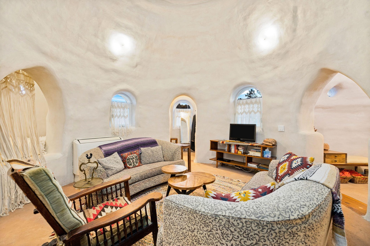 A Star Wars-esque dome home has hit the market in California - The Spaces