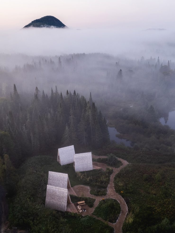 These dramatic A frames sit on the edge of Quebec’s Mont-Tremblant National Park
