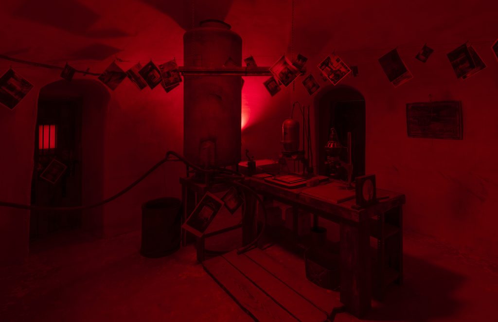 Mike Nelson opens ‘psychologically charged’ show at London’s Hayward ...